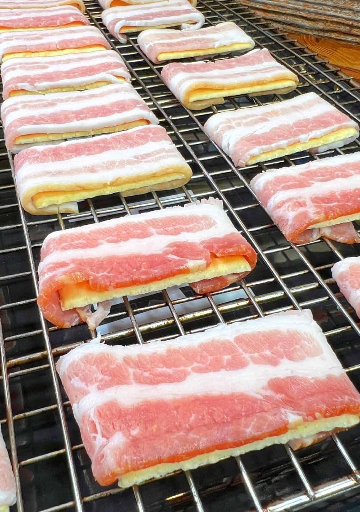 Delicious Jalapeno Jelly Bacon Crackers: Everyone will LOVE these