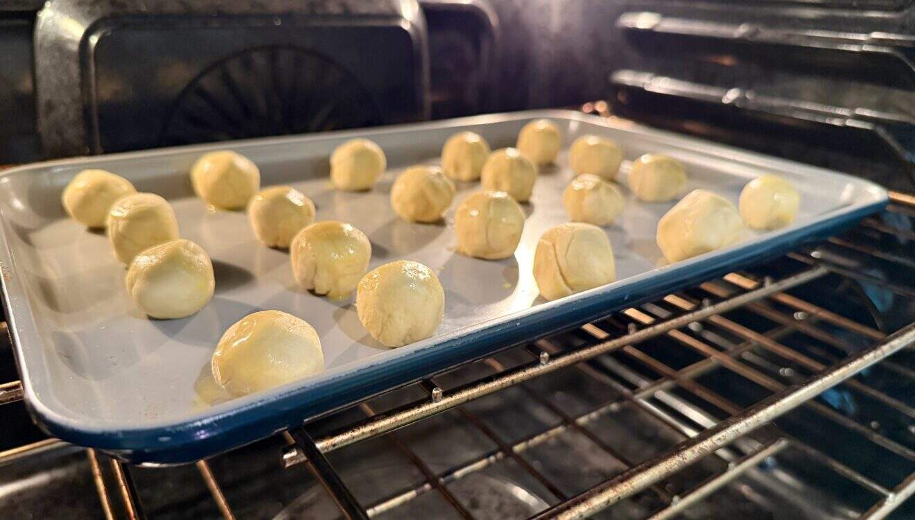 Best Cheesy Bread Balls Recipe - Easy Party Food